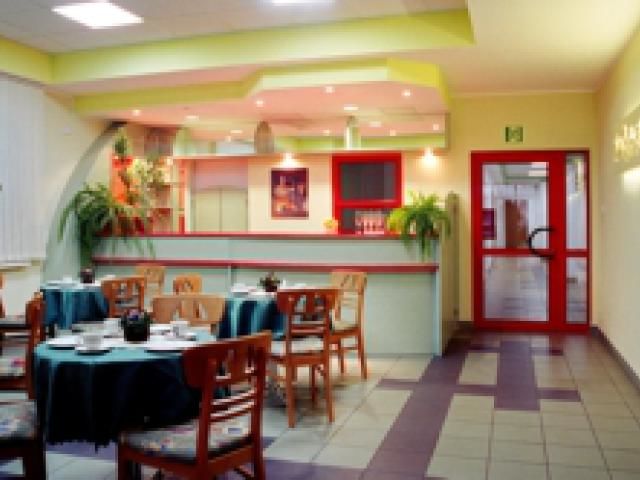 Hotel MOSiR - Rumia - Noclegi.pl
