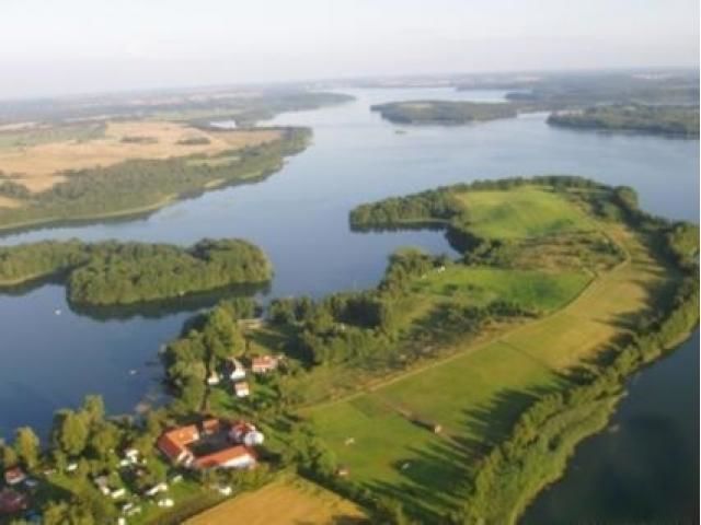 Folwark Na Półwyspie. Uraz - Noclegi.pl