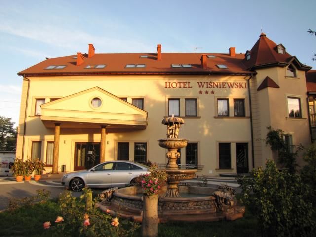 Hotel Wiśniewski Solec-Zdrój - Noclegi.pl