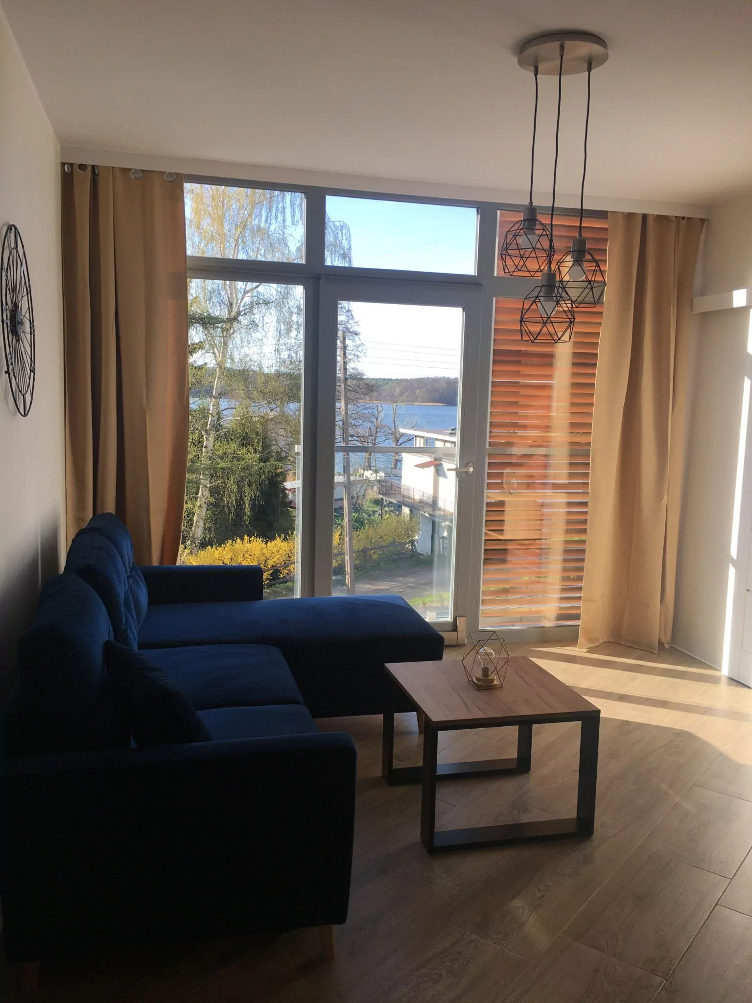 Nowoczesny Apartament z Widokiem Na Jezioro Charzykowy - Nocowanie.pl Nowoczesny Apartament z Widokiem Na Jezioro Charzykowy - Nocowanie.pl