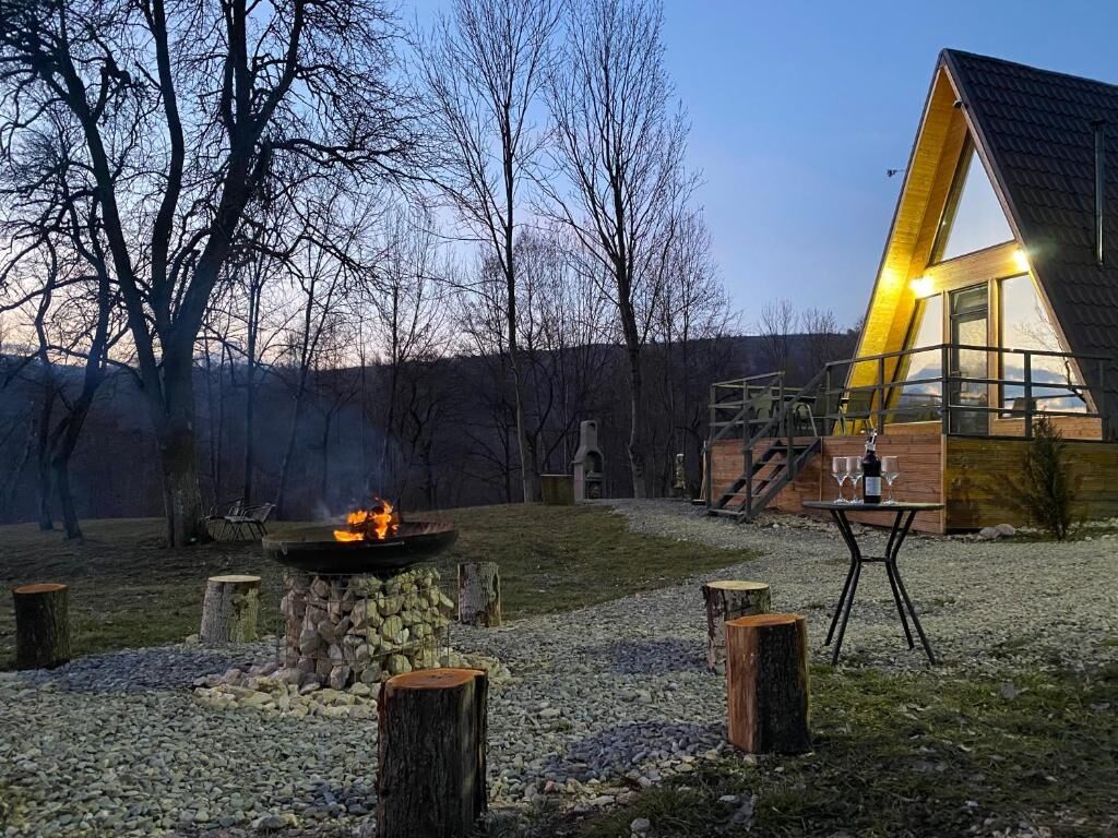 Căsuțele din Poienița Chalet Comarnic - Travelminit.ro