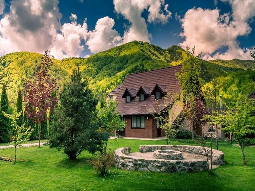 Cabana Poiana - Apuseni Mountains Pietroasa - Travelminit.ro