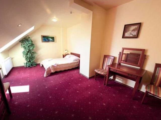 Hotel Jan *** Jelenia Góra - Noclegi.pl